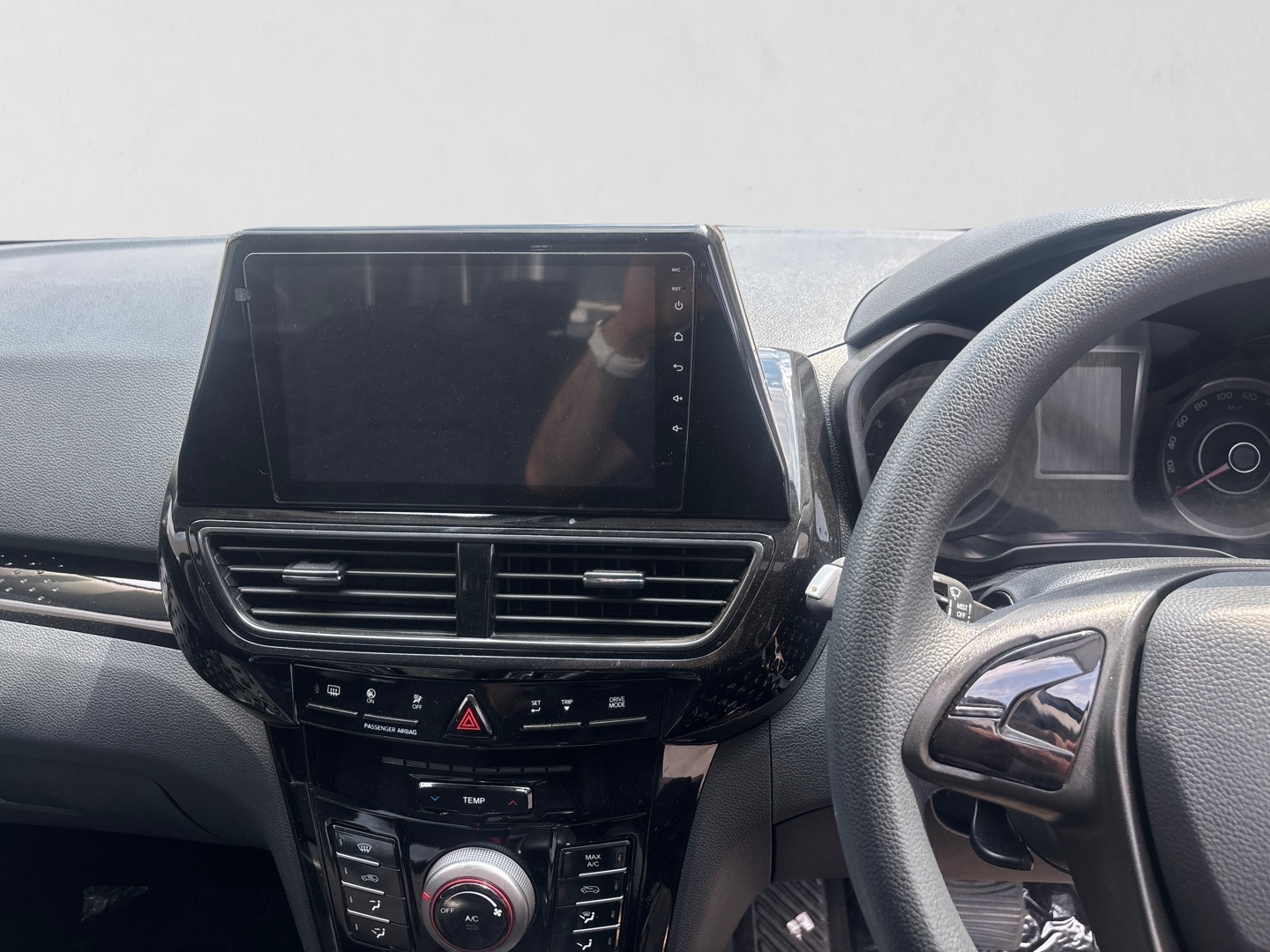 New 2025 Mahindra XUV 3XO 1.2T MX2 auto | Junk Mail Marketplace